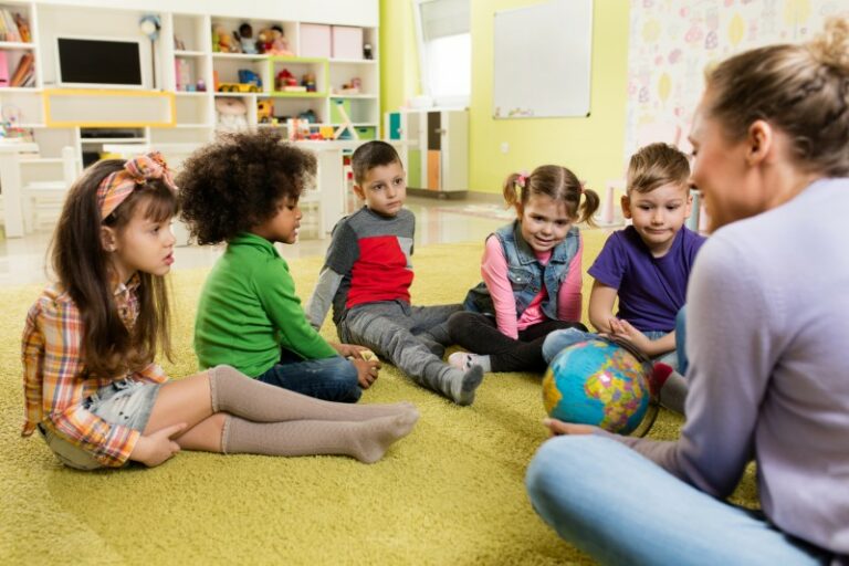 Focus sur le métier d'éducateur / éducatrice de jeunes enfants